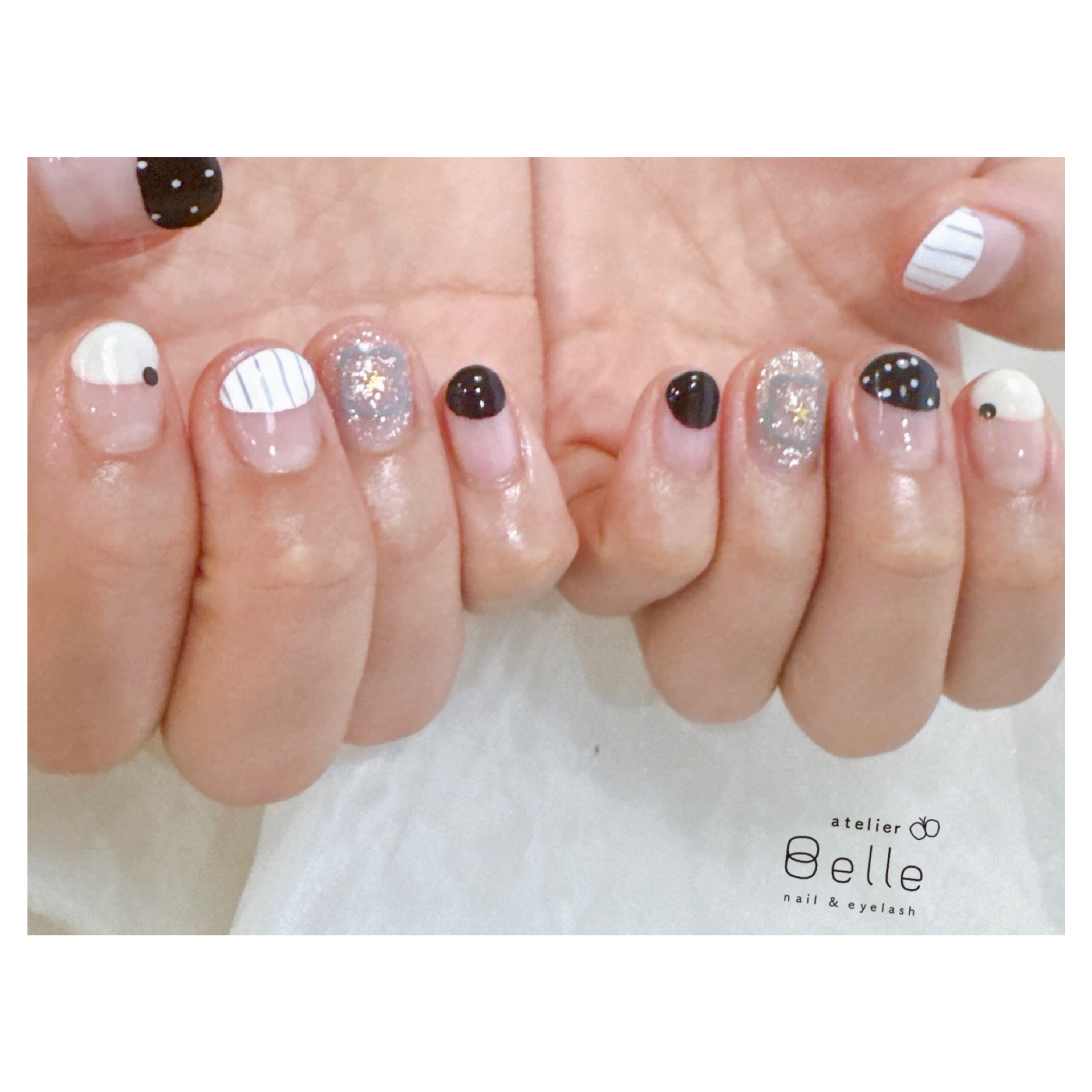 【個性派モノトーンネイル】白と黒のネイルカラーを可愛くデザイン – キレイ研究室